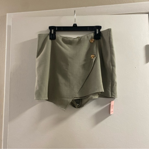 PrettyLittleThing | Skirts | Prettylittlething Khaki Y2k 9s Skort With ...